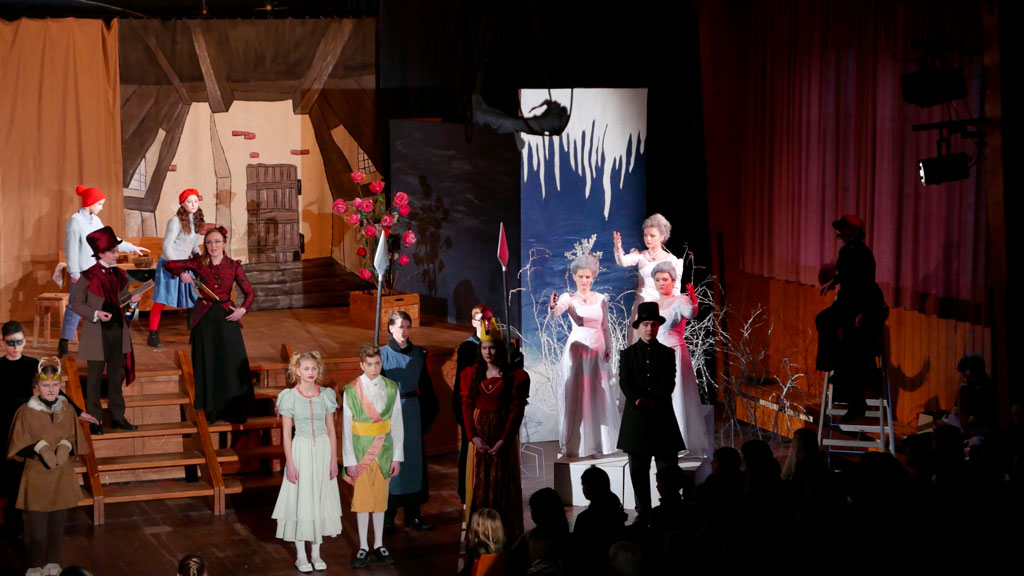 Rückblick: „Die Schneekönigin“ – Freie Waldorfschule Benefeld
